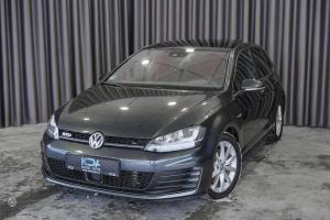 Grey Volkswagen Golf 2014 in Marijampole, with an engine capacity of 1.97 L and mileage of 257 thousand km for 9950 €, photo 4 on AUTOMOTO.COM.LV