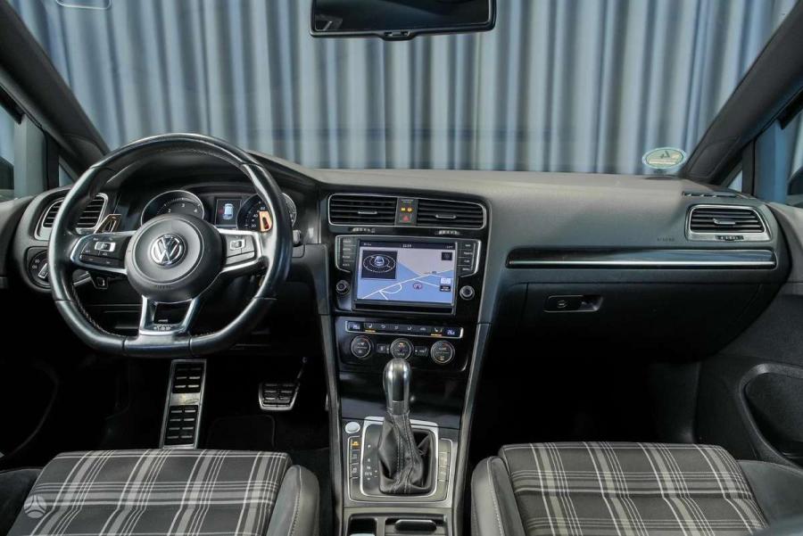 Grey Volkswagen Golf 2014 in Marijampole, with an engine capacity of 1.97 L and mileage of 257 thousand km for 9950 €, photo 16 on AUTOMOTO.COM.LV