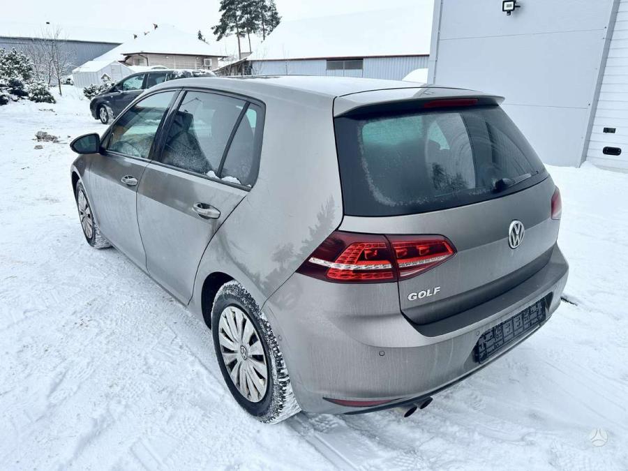 Grey Volkswagen Golf 2014 in Marijampole, with an engine capacity of 1.40 L and mileage of 306 thousand km for 6200 €, photo 7 on AUTOMOTO.COM.LV