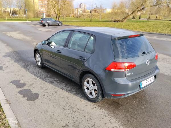 Pelēks Volkswagen Golf 2014 Panevēža, ar dzinēja tilpumu 1.20 L un nobraukumu 126 tūkst. km par 5000 €, foto 2 vietnē AUTOMOTO.COM.LV