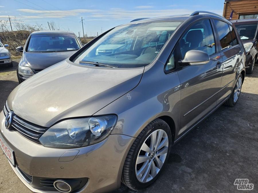 Pelēks Volkswagen Golf 2014 Kluonaliai, ar dzinēja tilpumu 1.60 L un nobraukumu 221 tūkst. km par 4999 €, foto 1 vietnē AUTOMOTO.COM.LV