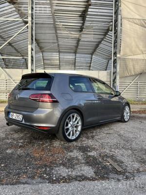 Pelēks Volkswagen Golf 2014 Rīga, ar dzinēja tilpumu 2.00 L un nobraukumu 325 tūkst. km par 8490 €, foto 8 vietnē AUTOMOTO.COM.LV