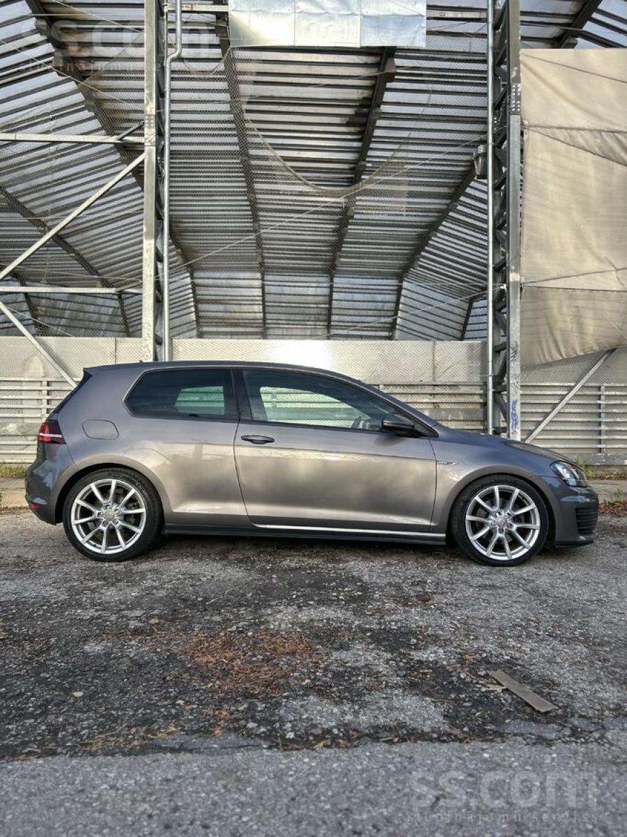 Pelēks Volkswagen Golf 2014 Rīga, ar dzinēja tilpumu 2.00 L un nobraukumu 325 tūkst. km par 8490 €, foto 9 vietnē AUTOMOTO.COM.LV