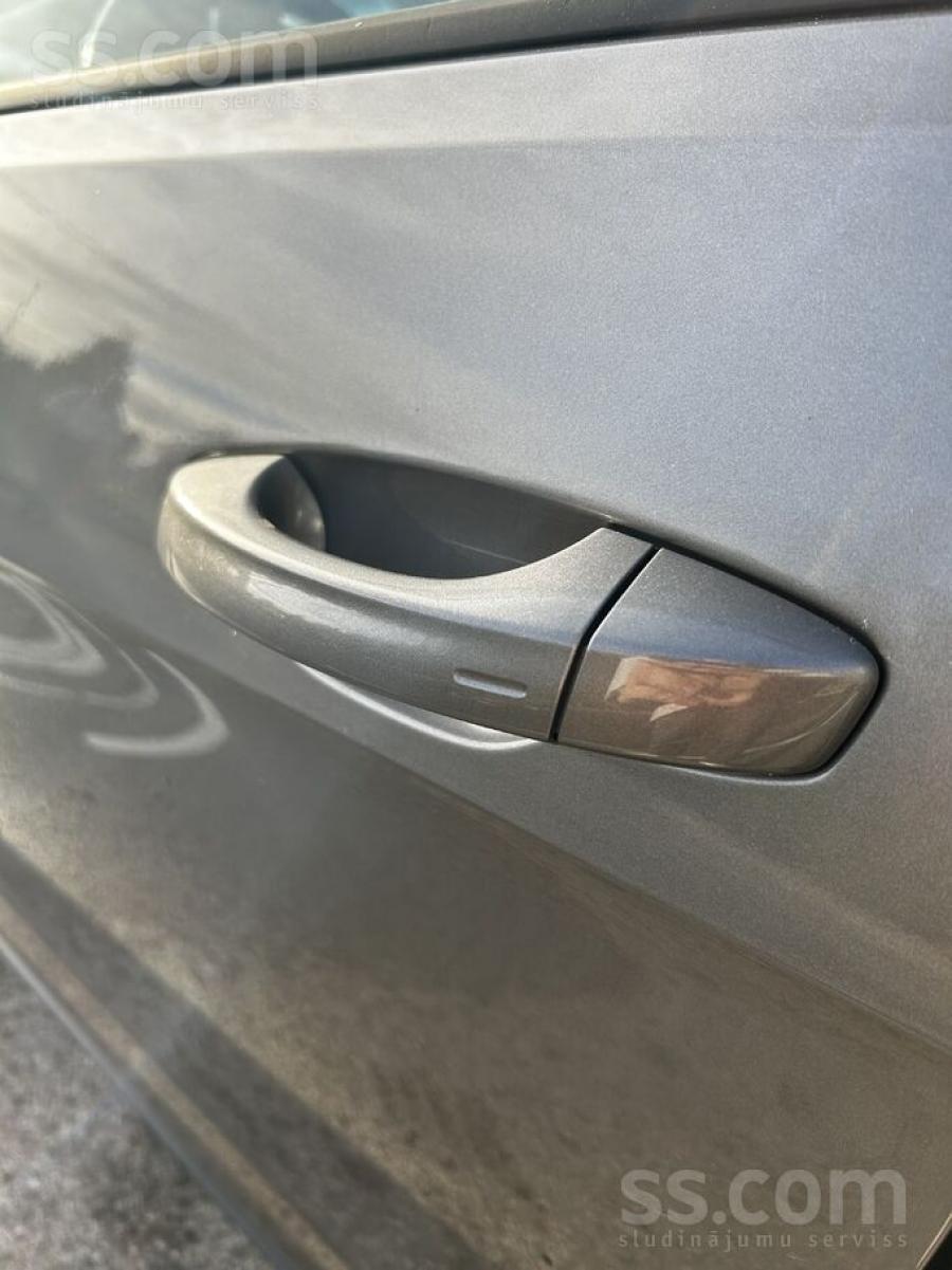 Pelēks Volkswagen Golf 2014 Rīga, ar dzinēja tilpumu 2.00 L un nobraukumu 325 tūkst. km par 8490 €, foto 18 vietnē AUTOMOTO.COM.LV