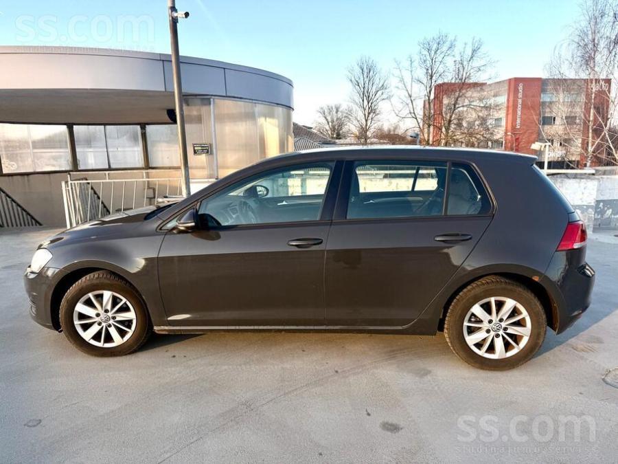 Pelēks Volkswagen Golf 2014 Rīga, ar dzinēja tilpumu 1.40 L un nobraukumu 131 tūkst. km par 4500 €, foto 3 vietnē AUTOMOTO.COM.LV
