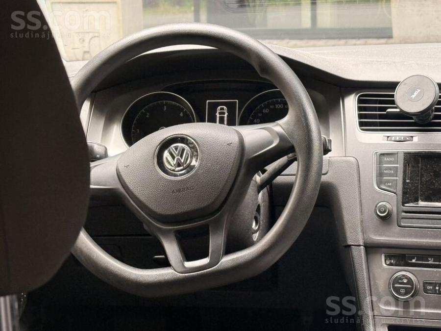 Pelēks Volkswagen Golf 2014 Rīga, ar dzinēja tilpumu 1.60 L un nobraukumu 245 tūkst. km par 4495 €, foto 6 vietnē AUTOMOTO.COM.LV