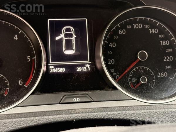 Pelēks Volkswagen Golf 2014 Rīga, ar dzinēja tilpumu 1.60 L un nobraukumu 245 tūkst. km par 4495 €, foto 7 vietnē AUTOMOTO.COM.LV