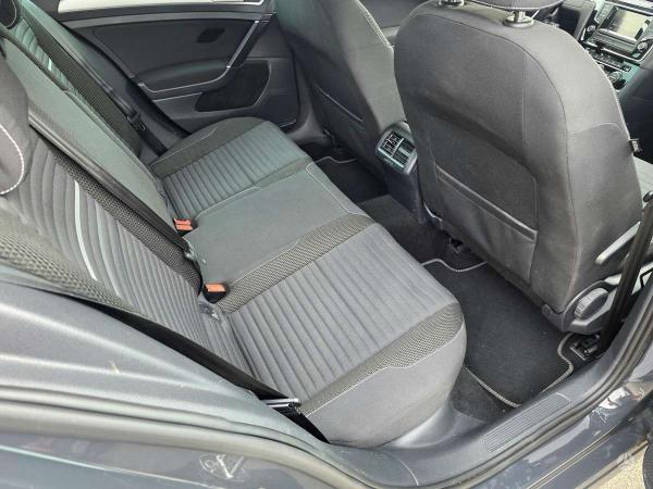 Grey Volkswagen Golf 2014 in Marijampole, with an engine capacity of 1.40 L and mileage of 221 thousand km for 8200 €, photo 10 on AUTOMOTO.COM.LV