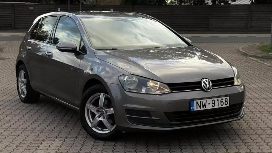 Grey Volkswagen Golf 2014 in Jelgava, with an engine capacity of 1.20 L and mileage of 252 thousand km for 5600 €, photo 3 on AUTOMOTO.COM.LV