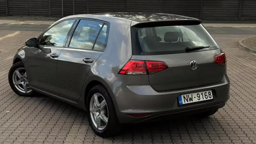 Grey Volkswagen Golf 2014 in Jelgava, with an engine capacity of 1.20 L and mileage of 252 thousand km for 5600 €, photo 5 on AUTOMOTO.COM.LV