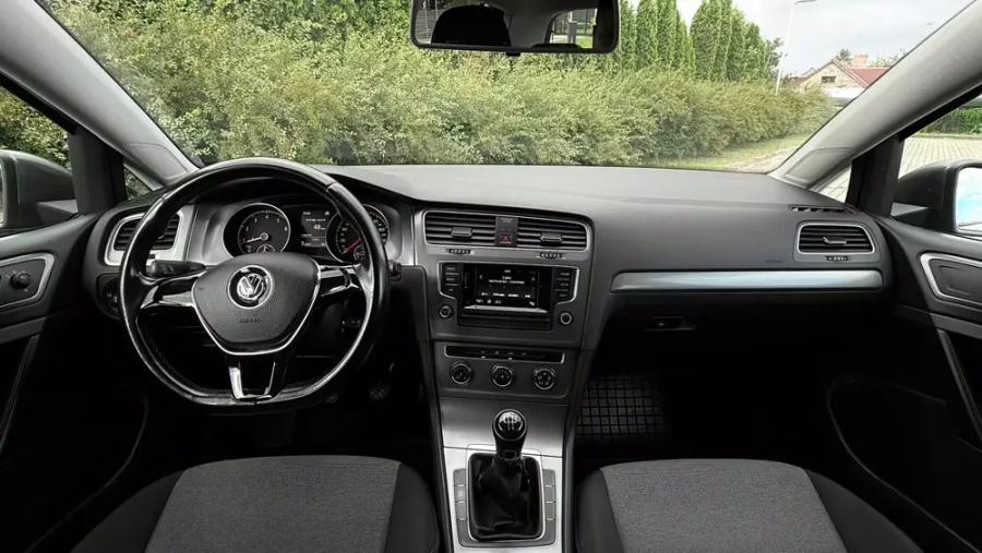 Grey Volkswagen Golf 2014 in Jelgava, with an engine capacity of 1.20 L and mileage of 252 thousand km for 5600 €, photo 8 on AUTOMOTO.COM.LV