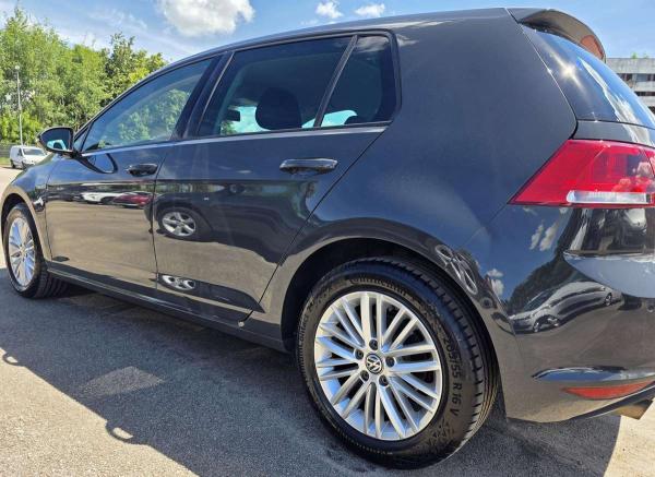 Grey Volkswagen Golf 2014 in Marijampole, with an engine capacity of 1.40 L and mileage of 221 thousand km for 8200 €, photo 2 on AUTOMOTO.COM.LV