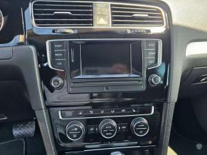 Pelēks Volkswagen Golf 2014 Marijampole, ar dzinēja tilpumu 1.40 L un nobraukumu 221 tūkst. km par 8200 €, foto 16 vietnē AUTOMOTO.COM.LV