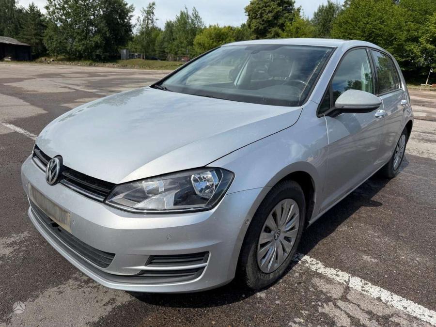 Pelēks Volkswagen Golf 2014 Raseiniai, ar dzinēja tilpumu 1.60 L un nobraukumu 300 tūkst. km par 5300 €, foto 1 vietnē AUTOMOTO.COM.LV
