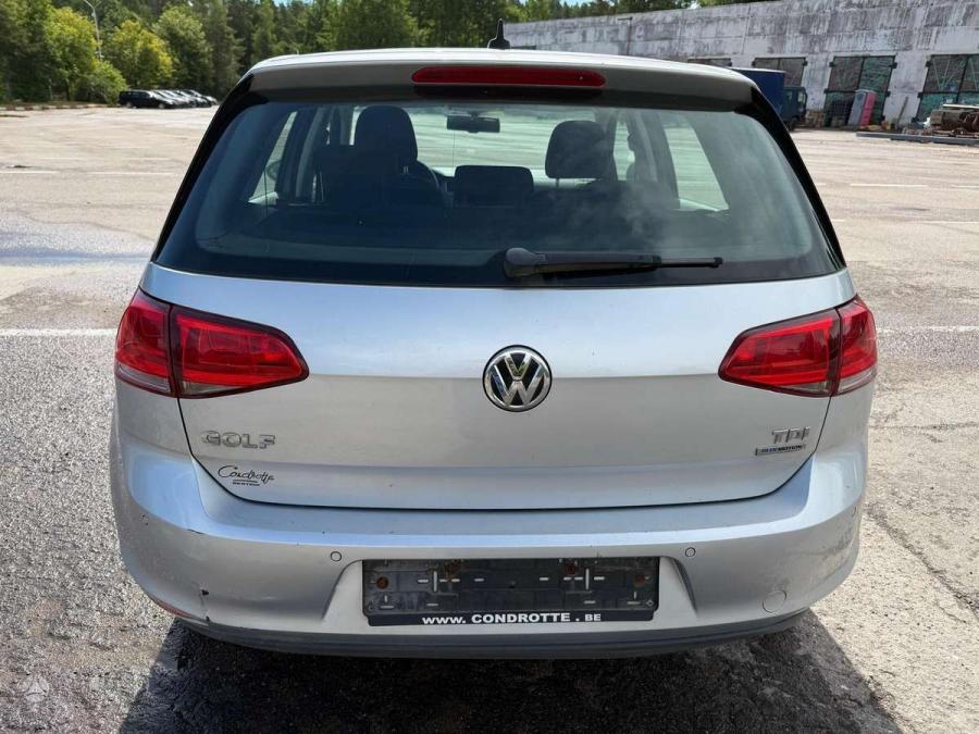 Pelēks Volkswagen Golf 2014 Raseiniai, ar dzinēja tilpumu 1.60 L un nobraukumu 300 tūkst. km par 5300 €, foto 5 vietnē AUTOMOTO.COM.LV