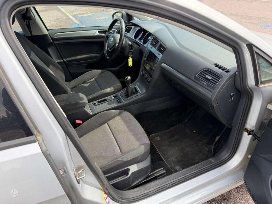 Pelēks Volkswagen Golf 2014 Raseiniai, ar dzinēja tilpumu 1.60 L un nobraukumu 300 tūkst. km par 5300 €, foto 11 vietnē AUTOMOTO.COM.LV