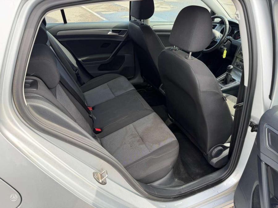 Pelēks Volkswagen Golf 2014 Raseiniai, ar dzinēja tilpumu 1.60 L un nobraukumu 300 tūkst. km par 5300 €, foto 12 vietnē AUTOMOTO.COM.LV
