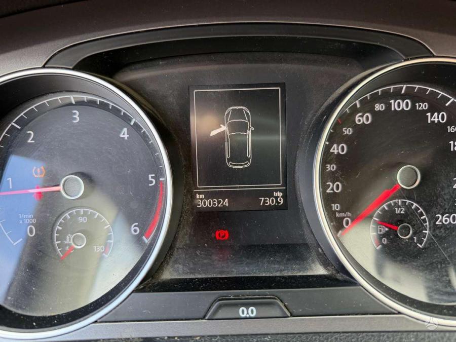 Pelēks Volkswagen Golf 2014 Raseiniai, ar dzinēja tilpumu 1.60 L un nobraukumu 300 tūkst. km par 5300 €, foto 15 vietnē AUTOMOTO.COM.LV