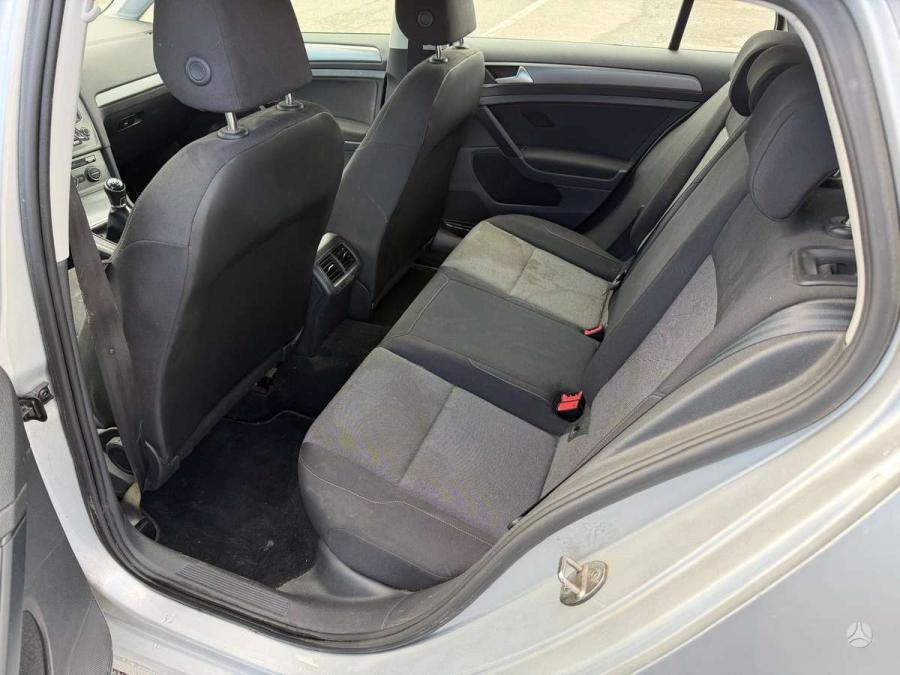 Pelēks Volkswagen Golf 2014 Raseiniai, ar dzinēja tilpumu 1.60 L un nobraukumu 300 tūkst. km par 5300 €, foto 16 vietnē AUTOMOTO.COM.LV