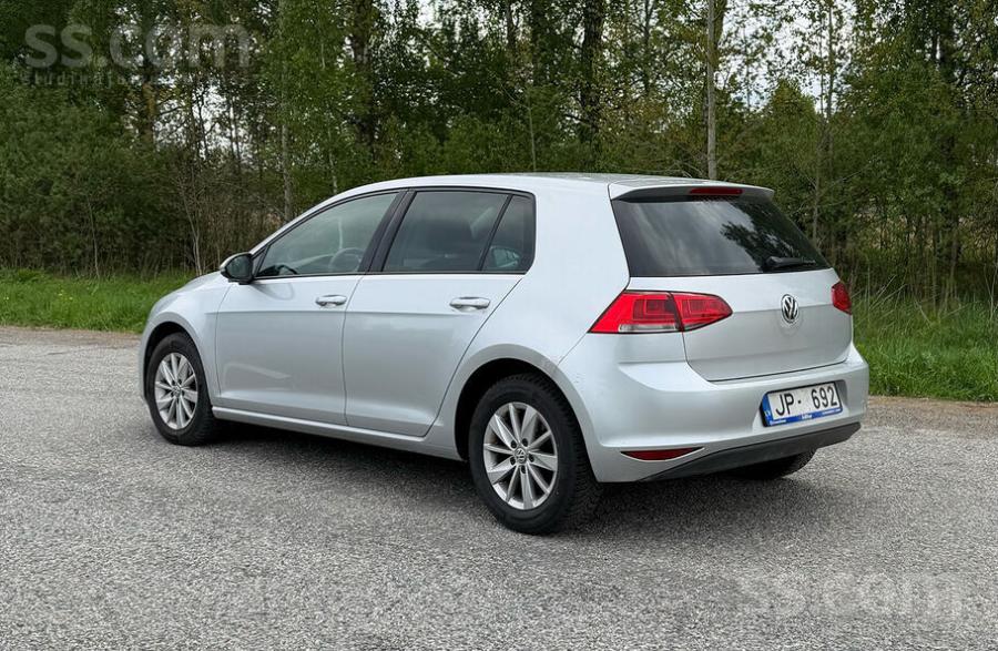 Pelēks Volkswagen Golf 2014 Rīga, ar dzinēja tilpumu 1.20 L un nobraukumu 286 tūkst. km par 2800 €, foto 3 vietnē AUTOMOTO.COM.LV