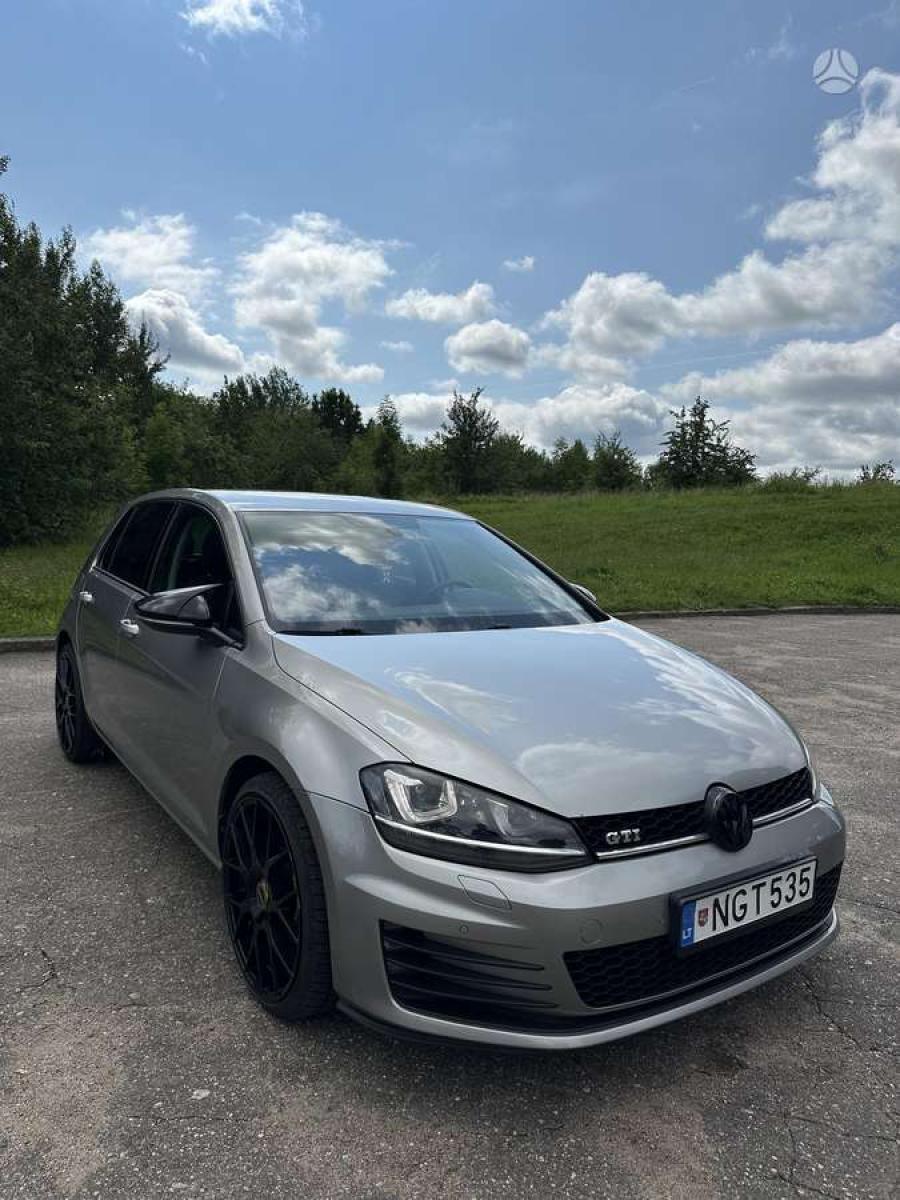 Grey Volkswagen Golf 2014 in Kaunas, with an engine capacity of 1.60 L and mileage of 289 thousand km for 7500 €, photo 1 on AUTOMOTO.COM.LV