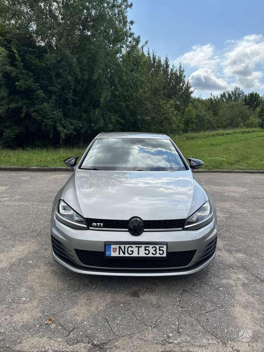 Grey Volkswagen Golf 2014 in Kaunas, with an engine capacity of 1.60 L and mileage of 289 thousand km for 7500 €, photo 3 on AUTOMOTO.COM.LV