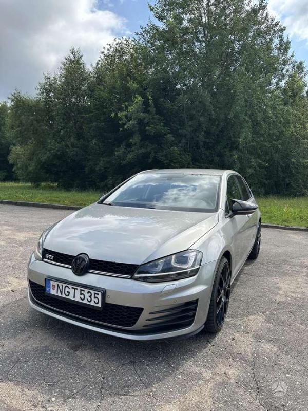 Pelēks Volkswagen Golf 2014 Kauņa, ar dzinēja tilpumu 1.60 L un nobraukumu 289 tūkst. km par 7500 €, foto 3 vietnē AUTOMOTO.COM.LV