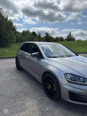 Grey Volkswagen Golf 2014 in Kaunas, with an engine capacity of 1.60 L and mileage of 289 thousand km for 7500 €, photo 6 on AUTOMOTO.COM.LV