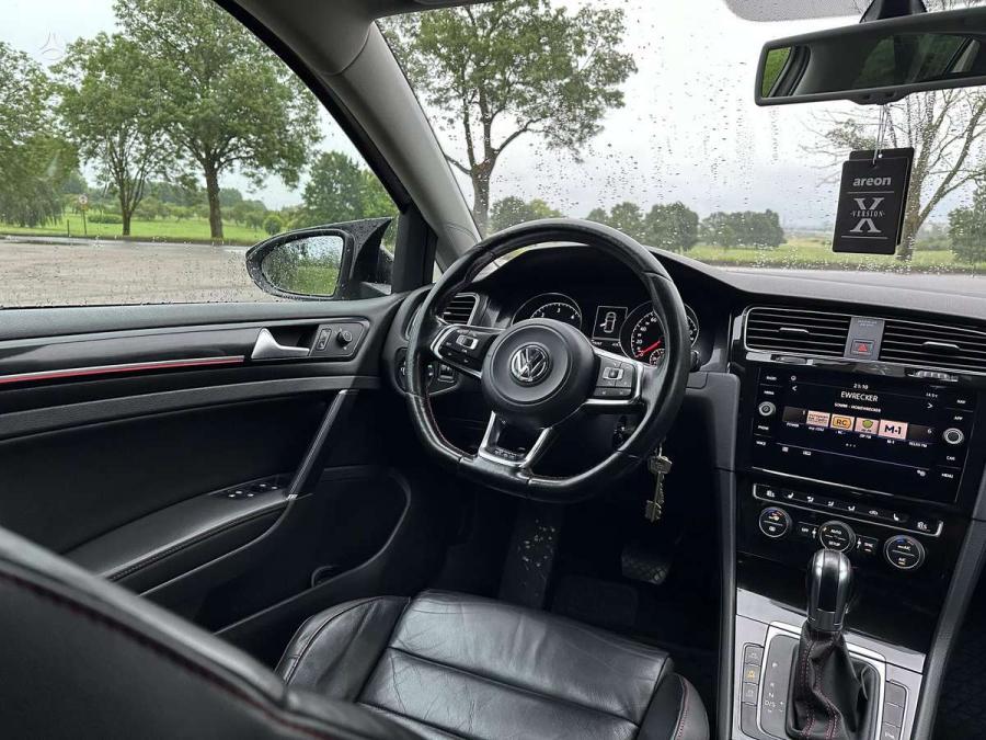 Grey Volkswagen Golf 2014 in Kaunas, with an engine capacity of 1.60 L and mileage of 289 thousand km for 7500 €, photo 16 on AUTOMOTO.COM.LV