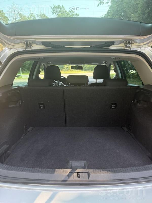Pelēks Volkswagen Golf 2014 Rīga, ar dzinēja tilpumu 1.40 L un nobraukumu 186 tūkst. km par 5700 €, foto 7 vietnē AUTOMOTO.COM.LV