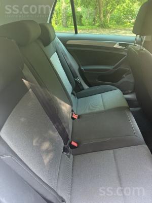 Pelēks Volkswagen Golf 2014 Rīga, ar dzinēja tilpumu 1.40 L un nobraukumu 186 tūkst. km par 5700 €, foto 9 vietnē AUTOMOTO.COM.LV