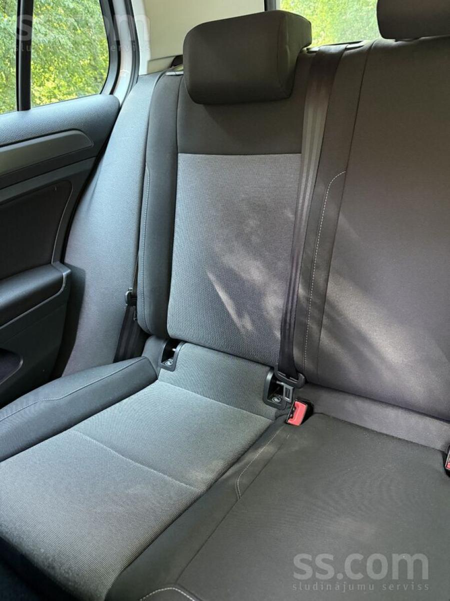 Pelēks Volkswagen Golf 2014 Rīga, ar dzinēja tilpumu 1.40 L un nobraukumu 186 tūkst. km par 5700 €, foto 12 vietnē AUTOMOTO.COM.LV