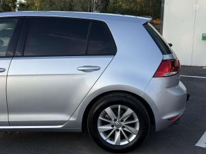 Grey Volkswagen Golf 2014 in Kaunas, with an engine capacity of 1.60 L and mileage of 285 thousand km for 5350 €, photo 6 on AUTOMOTO.COM.LV