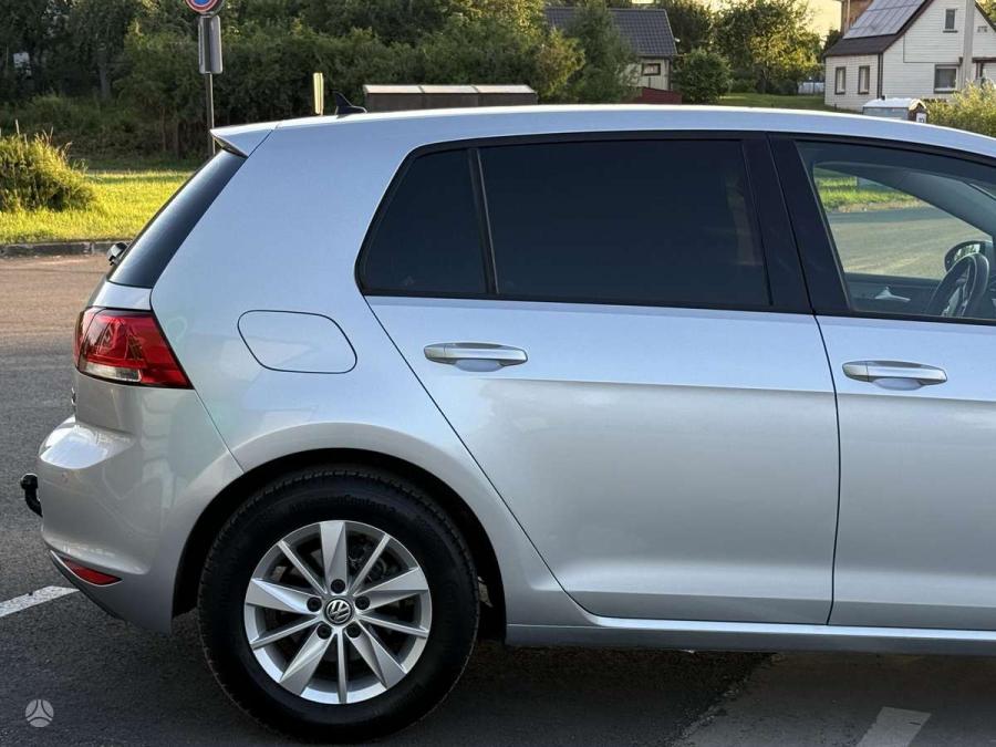 Grey Volkswagen Golf 2014 in Kaunas, with an engine capacity of 1.60 L and mileage of 285 thousand km for 5350 €, photo 11 on AUTOMOTO.COM.LV
