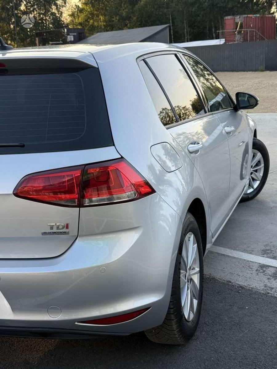 Grey Volkswagen Golf 2014 in Kaunas, with an engine capacity of 1.60 L and mileage of 285 thousand km for 5350 €, photo 12 on AUTOMOTO.COM.LV