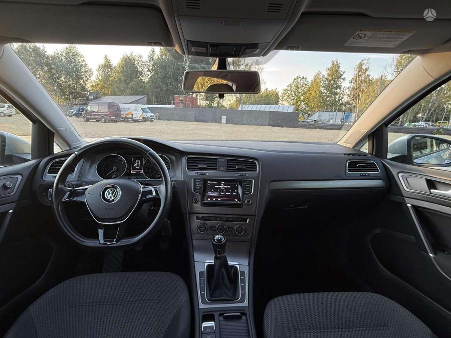 Grey Volkswagen Golf 2014 in Kaunas, with an engine capacity of 1.60 L and mileage of 285 thousand km for 5350 €, photo 13 on AUTOMOTO.COM.LV