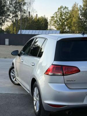 Grey Volkswagen Golf 2014 in Kaunas, with an engine capacity of 1.60 L and mileage of 285 thousand km for 5350 €, photo 14 on AUTOMOTO.COM.LV