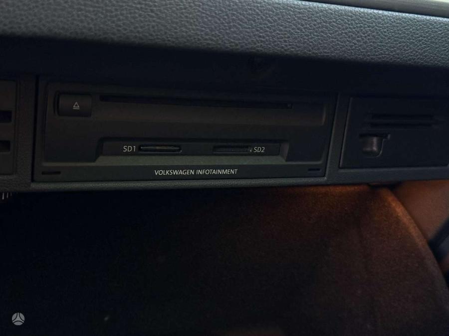 Grey Volkswagen Golf 2014 in Kaunas, with an engine capacity of 1.60 L and mileage of 285 thousand km for 5350 €, photo 31 on AUTOMOTO.COM.LV