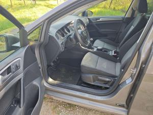 Pelēks Volkswagen Golf 2014 Viļņa, ar dzinēja tilpumu 1.20 L un nobraukumu 204 tūkst. km par 4300 €, foto 10 vietnē AUTOMOTO.COM.LV