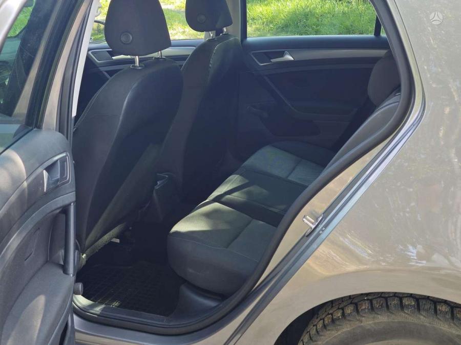 Pelēks Volkswagen Golf 2014 Viļņa, ar dzinēja tilpumu 1.20 L un nobraukumu 204 tūkst. km par 4300 €, foto 11 vietnē AUTOMOTO.COM.LV