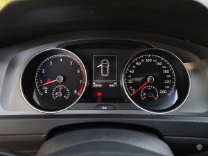 Pelēks Volkswagen Golf 2014 Viļņa, ar dzinēja tilpumu 1.20 L un nobraukumu 204 tūkst. km par 4300 €, foto 15 vietnē AUTOMOTO.COM.LV