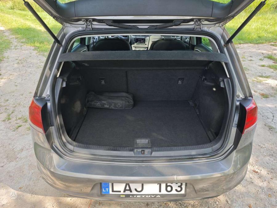 Pelēks Volkswagen Golf 2014 Viļņa, ar dzinēja tilpumu 1.20 L un nobraukumu 204 tūkst. km par 4300 €, foto 17 vietnē AUTOMOTO.COM.LV