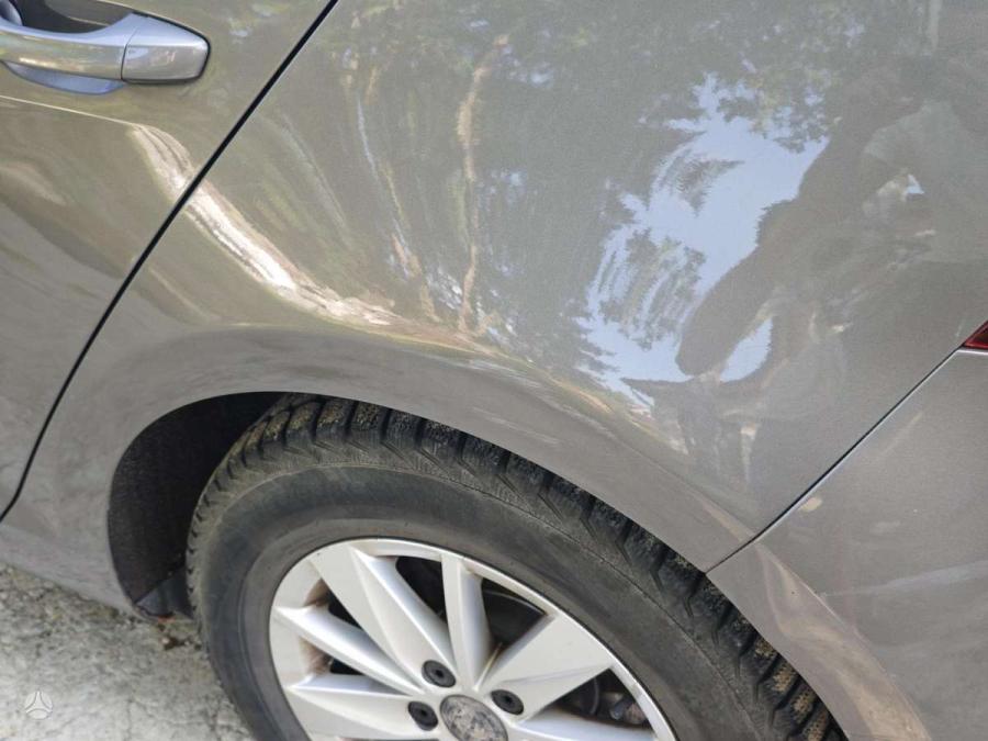 Pelēks Volkswagen Golf 2014 Viļņa, ar dzinēja tilpumu 1.20 L un nobraukumu 204 tūkst. km par 4300 €, foto 20 vietnē AUTOMOTO.COM.LV