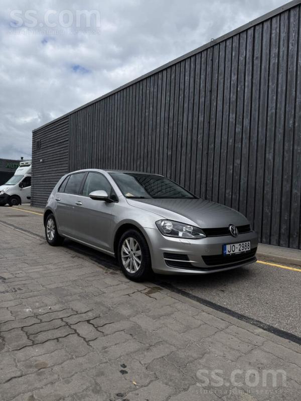 Grey Volkswagen Golf 2014 in Riga, with an engine capacity of 1.40 L and mileage of 241 thousand km for 5199 €, photo 1 on AUTOMOTO.COM.LV