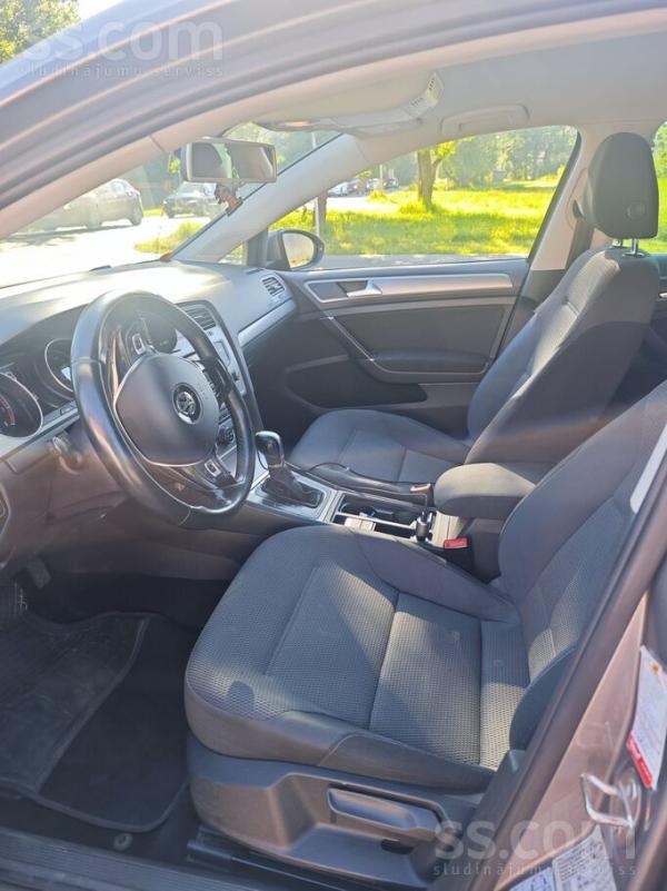Grey Volkswagen Golf 2014 in Riga, with an engine capacity of 1.40 L and mileage of 271 thousand km for 6400 €, photo 3 on AUTOMOTO.COM.LV