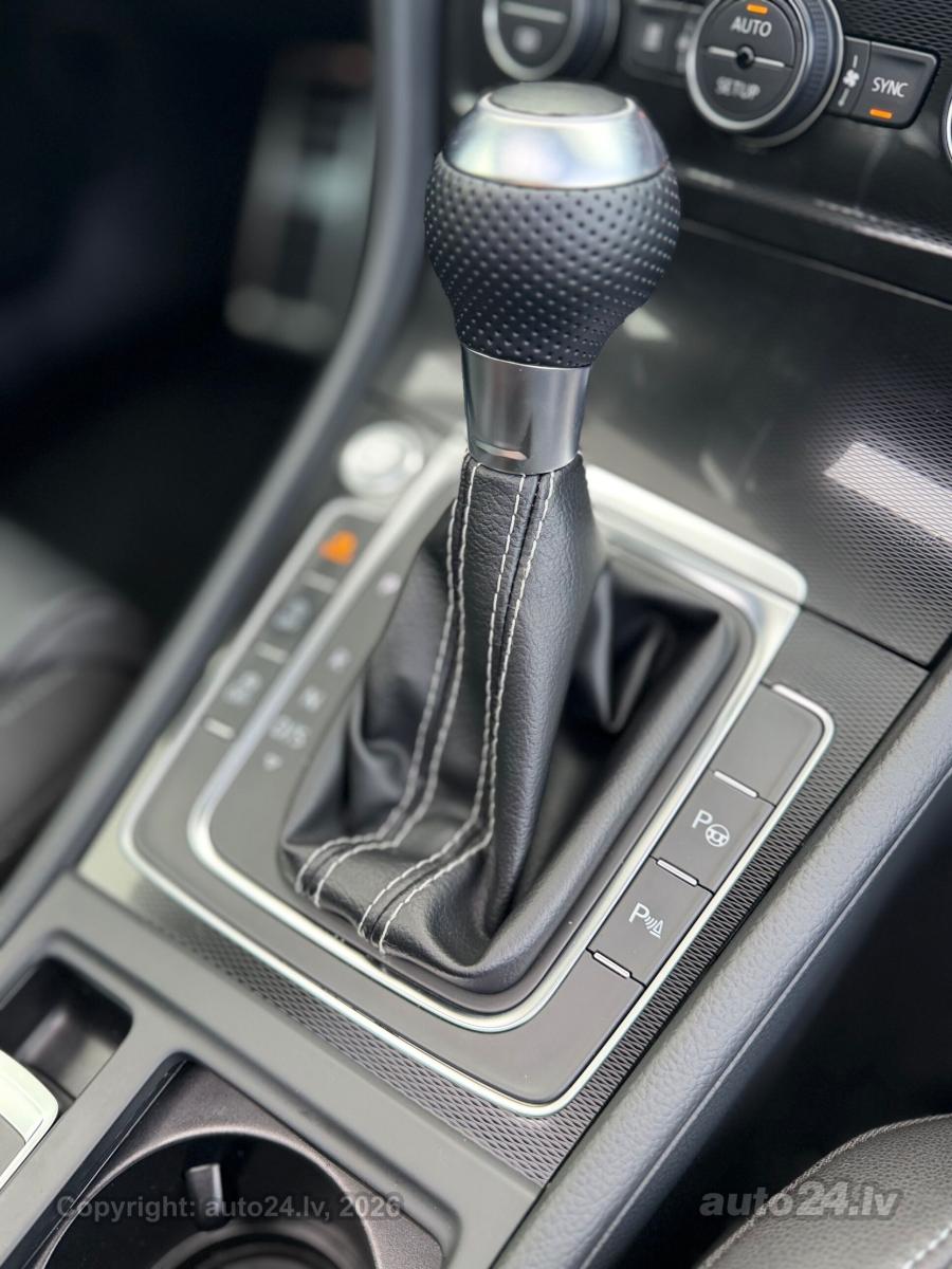 Pelēks Volkswagen Golf 2014 Tallina, ar dzinēja tilpumu 2.00 L un nobraukumu 190 tūkst. km par 14299 €, foto 14 vietnē AUTOMOTO.COM.LV