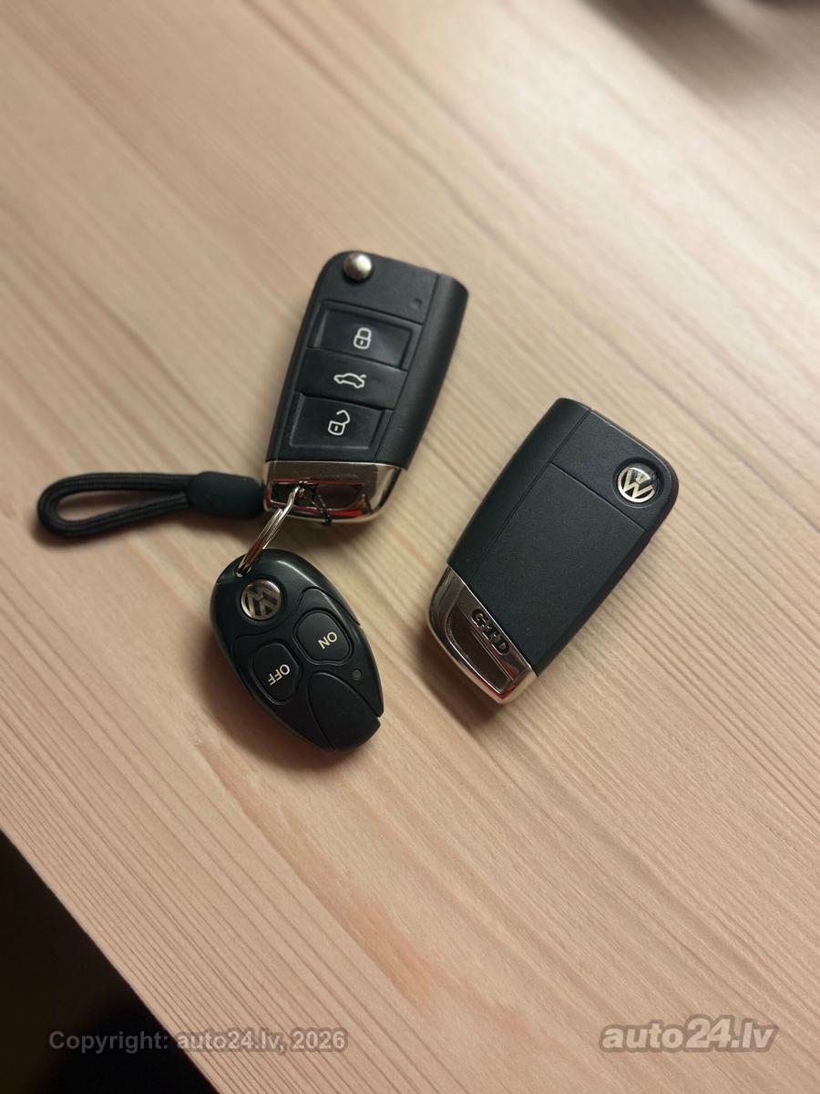 Pelēks Volkswagen Golf 2014 Tallina, ar dzinēja tilpumu 2.00 L un nobraukumu 190 tūkst. km par 14299 €, foto 17 vietnē AUTOMOTO.COM.LV
