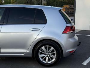 Grey Volkswagen Golf 2014 in Raseiniai, with an engine capacity of 1.60 L and mileage of 285 thousand km for 4999 €, photo 5 on AUTOMOTO.COM.LV
