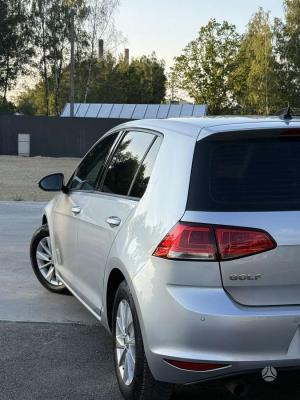 Grey Volkswagen Golf 2014 in Raseiniai, with an engine capacity of 1.60 L and mileage of 285 thousand km for 4999 €, photo 9 on AUTOMOTO.COM.LV
