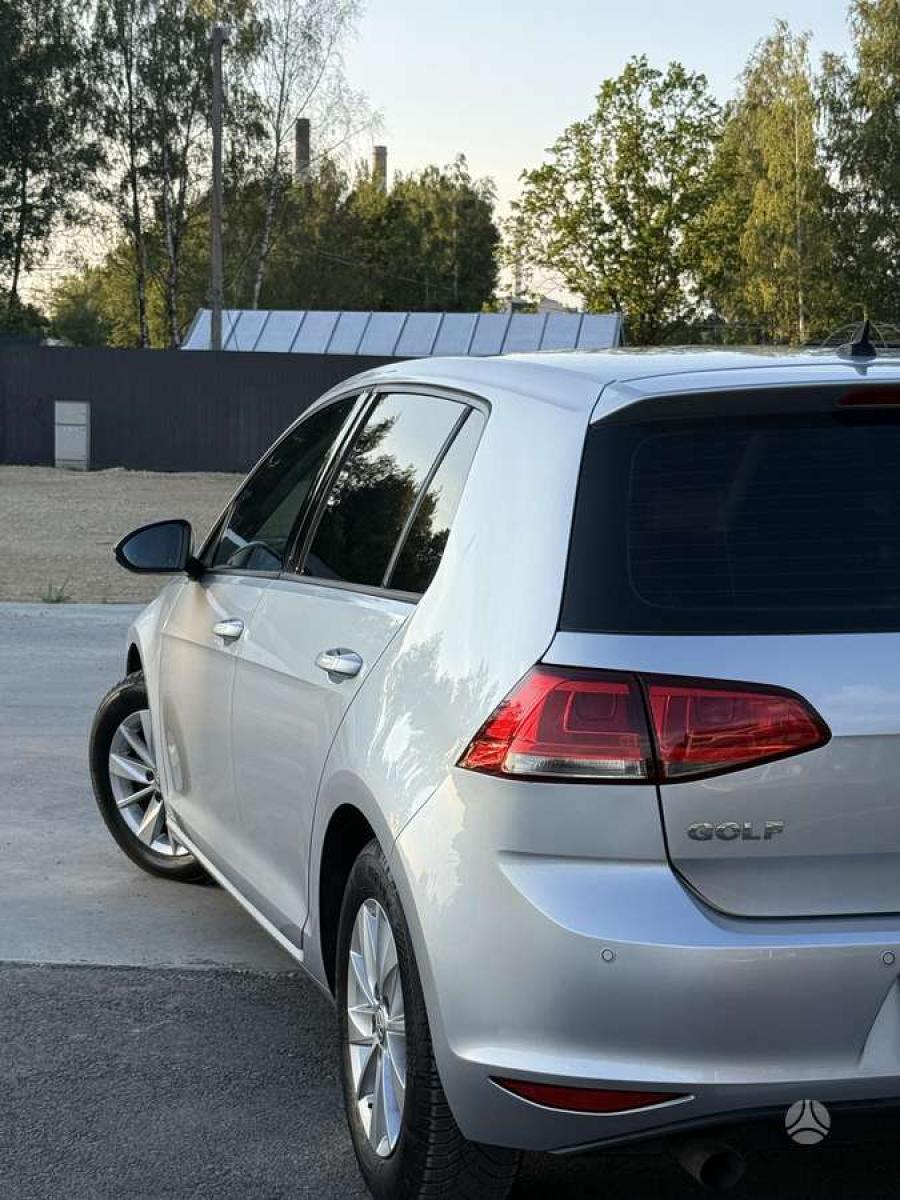 Grey Volkswagen Golf 2014 in Raseiniai, with an engine capacity of 1.60 L and mileage of 285 thousand km for 4999 €, photo 9 on AUTOMOTO.COM.LV